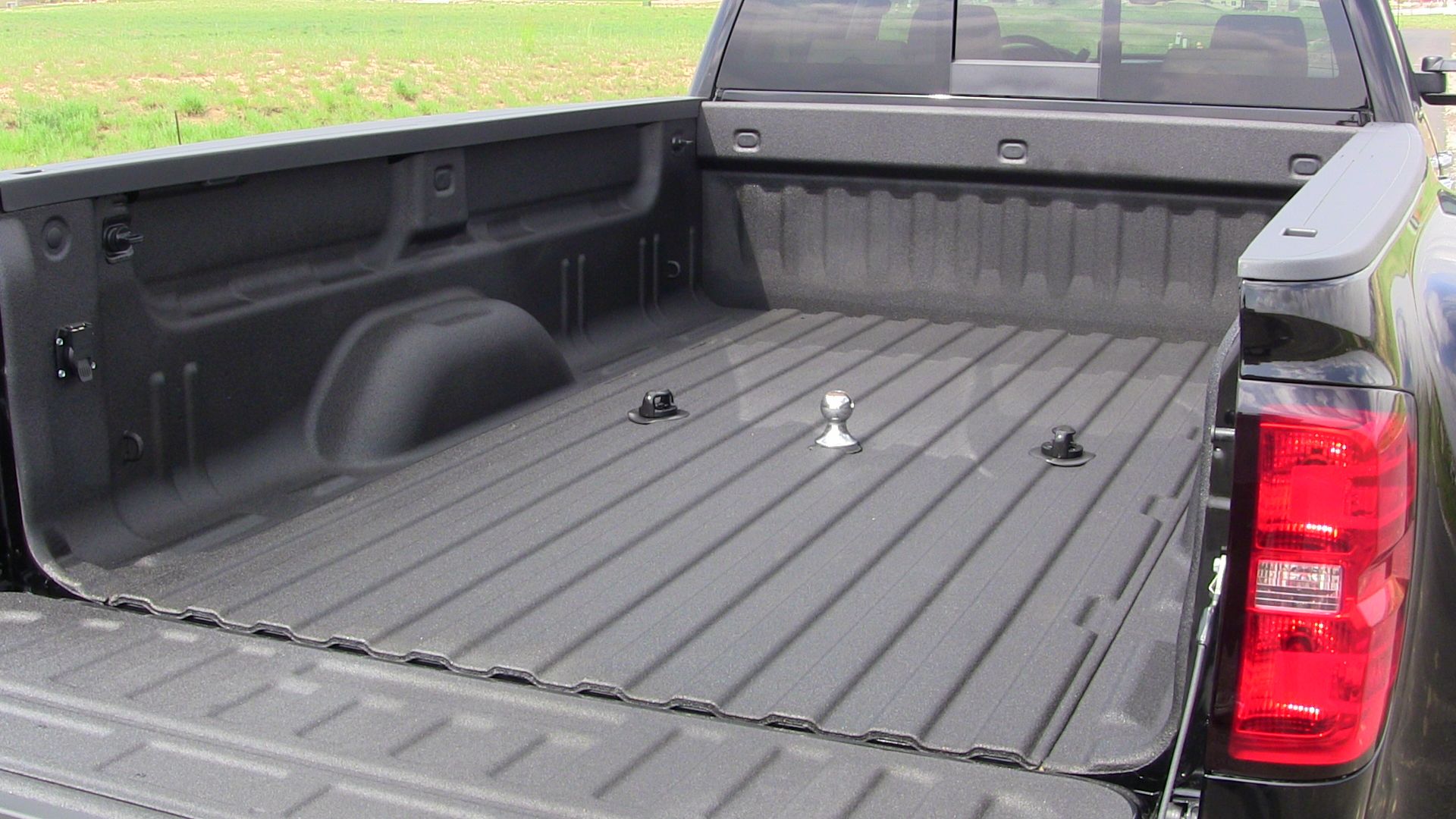 2015_chevy_silverado_3500_hd_gooseneck - The Fast Lane Truck