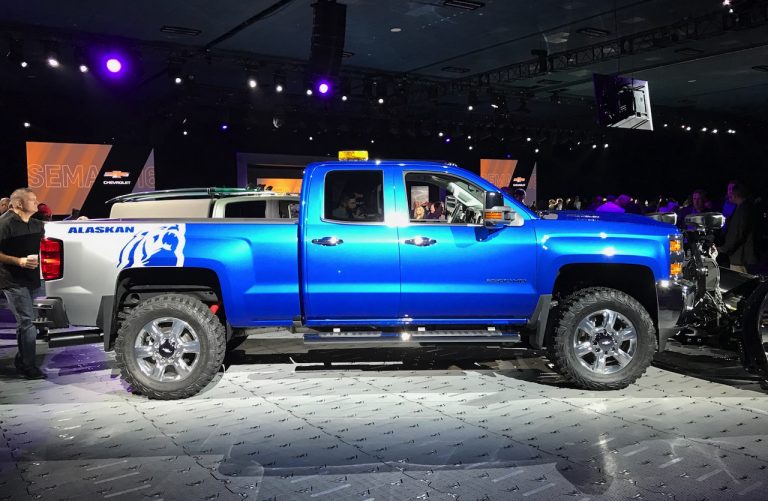 2017 Chevy Silverado HD Alaskan Shows Off Its Plow in Las Vegas - The ...