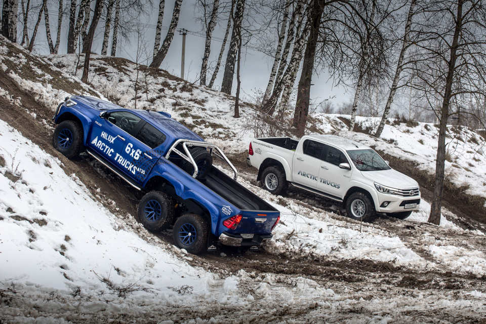 hilux-6x6-commie-1 - The Fast Lane Truck