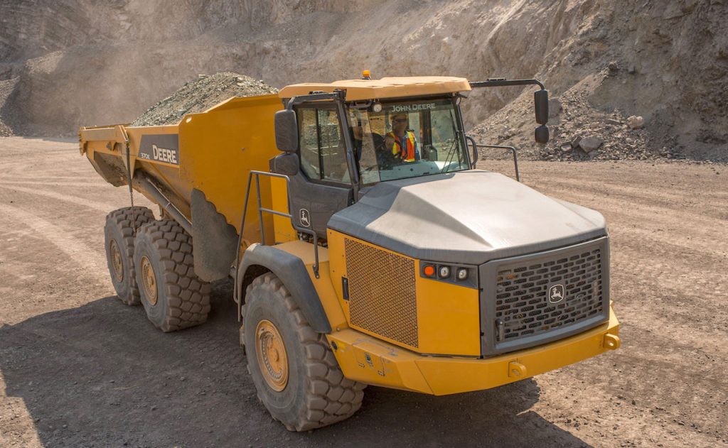 Review: John Deere 460E Is an $800,000 6x6 Truck That Can Haul 91,000 ...