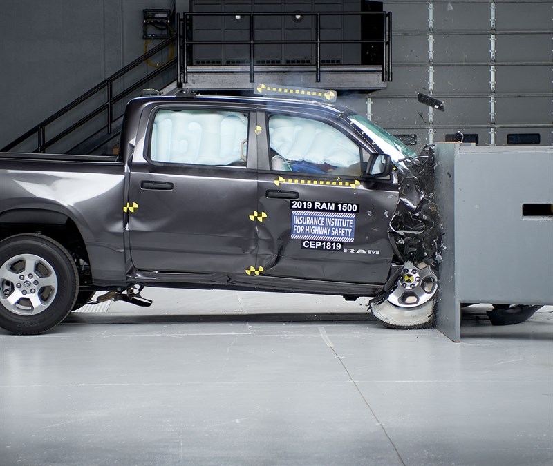 2020-ram-1500-passenger-crash - The Fast Lane Truck