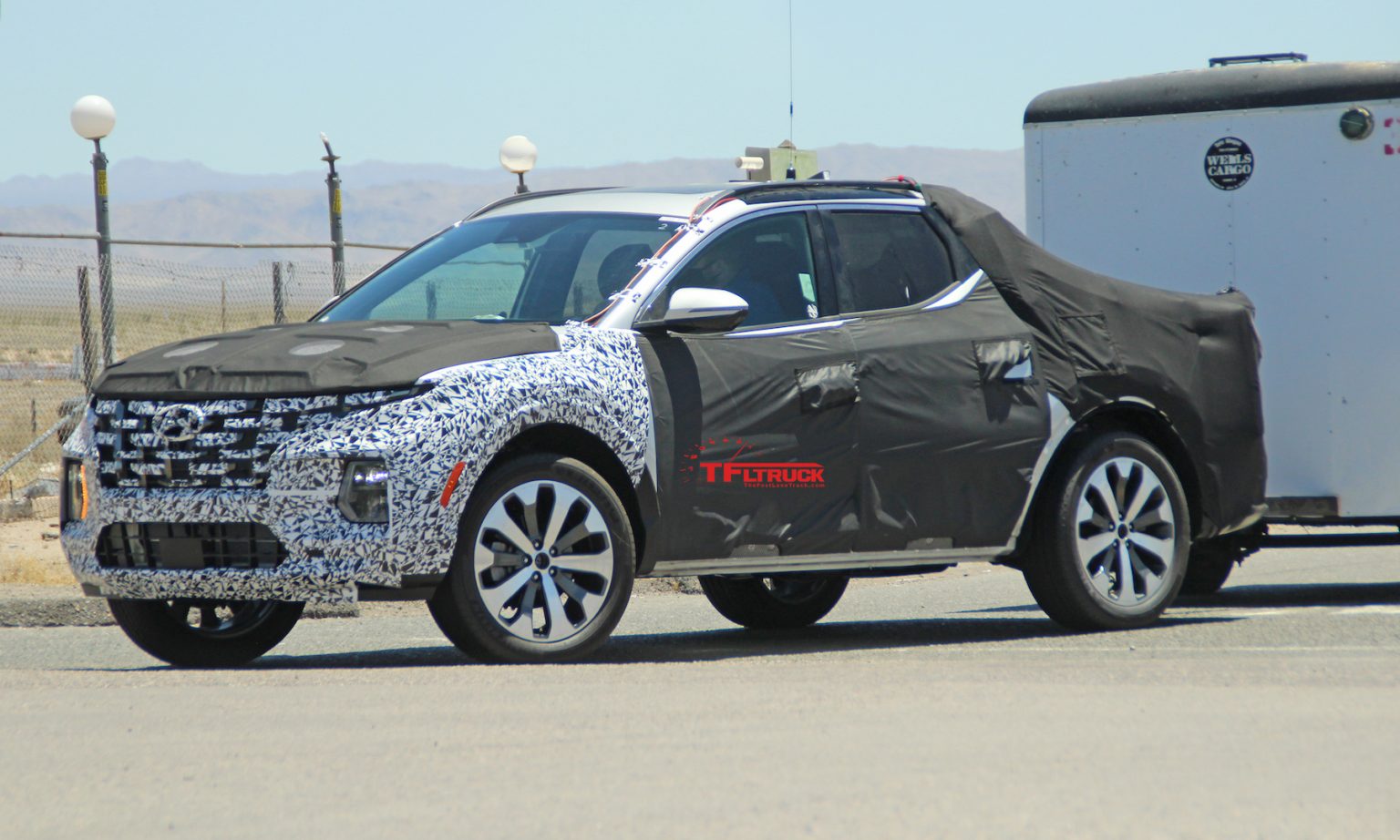 See the 2021 Hyundai Santa Cruz Prototype Up Close (Video) - The Fast ...