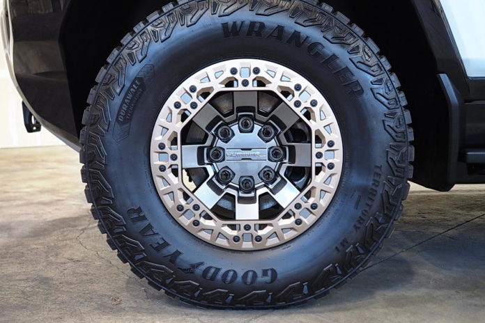 Report: The GMC Hummer EV Truck Will Be a True Heavy Duty with Curb ...