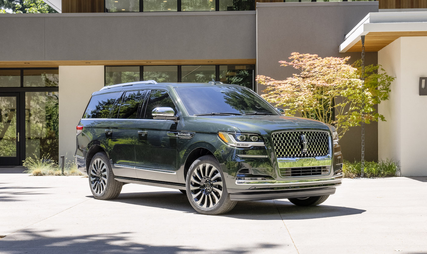 2022-lincoln-navigator-green-black-label - The Fast Lane Truck